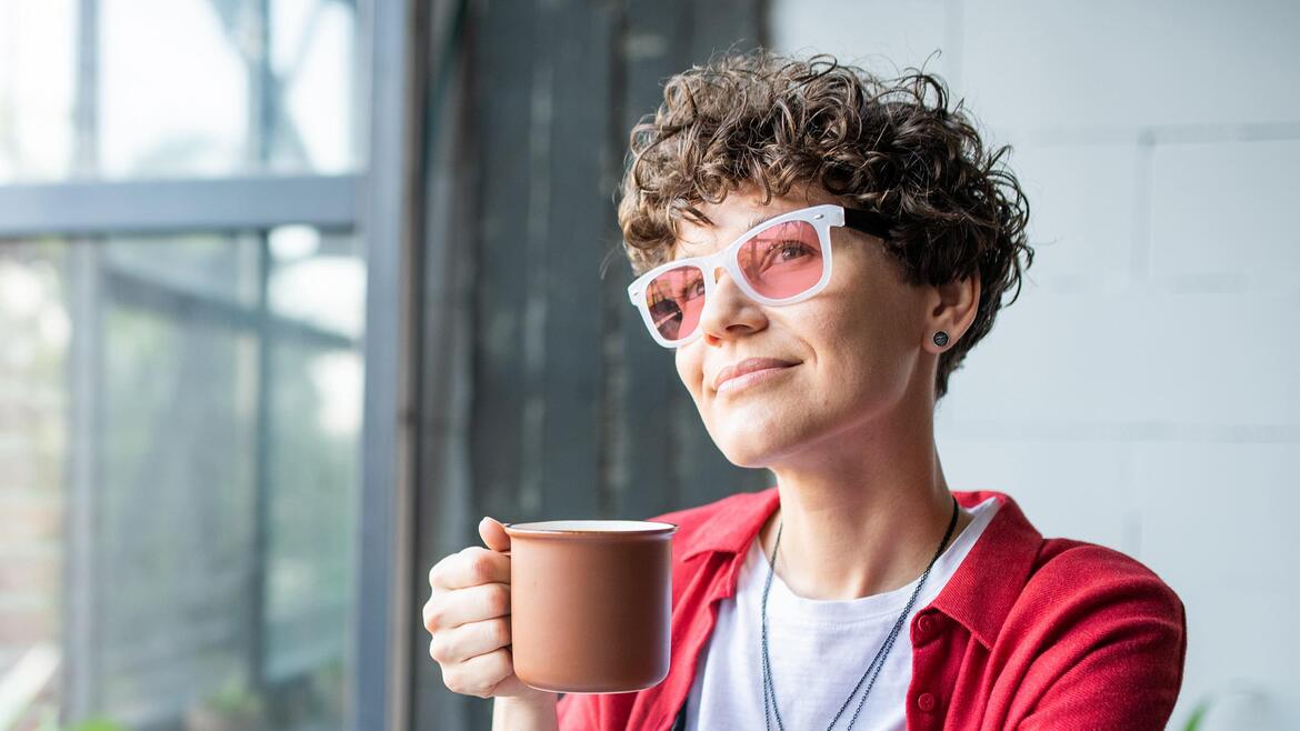 Why Choose Pink Tinted Glasses & Sunglasses? | Yesglasses