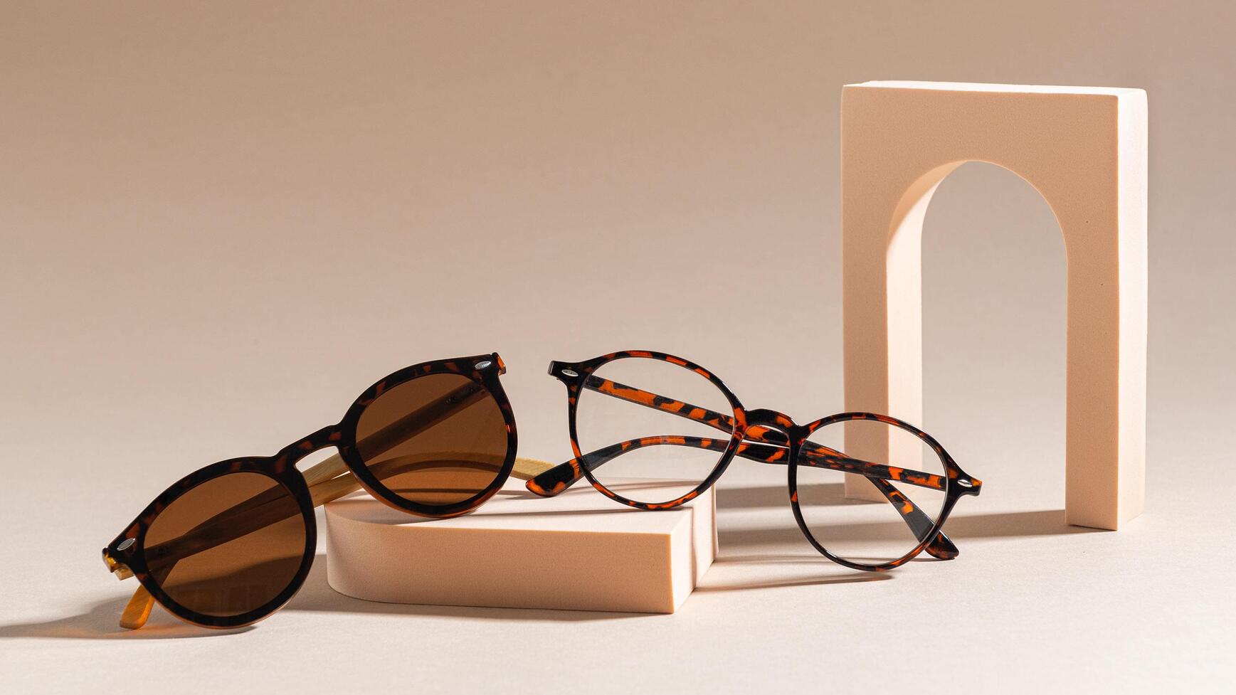 Flat Glasses: What Are The Benefits? | Yesglasses