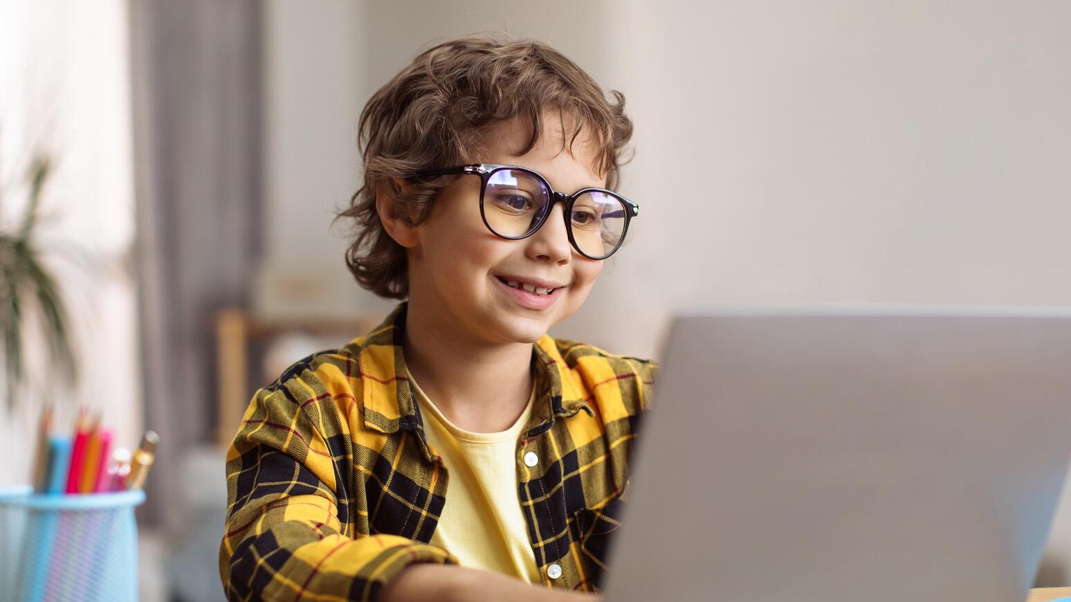 Kids' Computer Glasses: Should I Buy Them? | Yesglasses